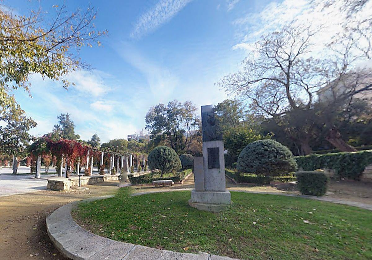 Sờ vú gái xinh việt nam